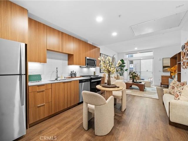 709 E Walnut St Unit 319, Pasadena, CA 91101