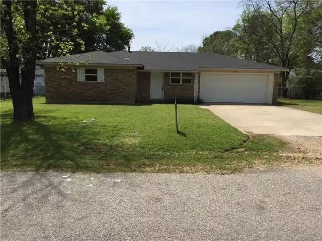 709 E Main St, Pilot Point, TX 76258