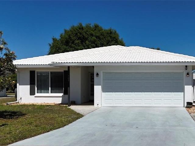 709 Hickory Ln, Bradenton, FL 34208