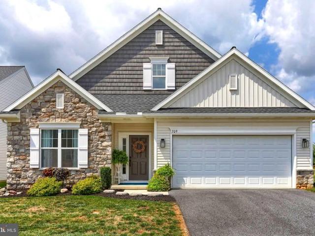 709 Jeffsu Ln, Lebanon, PA 17003