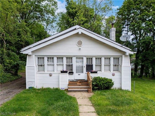 709 Longview Ave, Akron, OH 44307