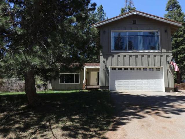 709 Lake Ridge Rd, Lake Almanor, CA 96137