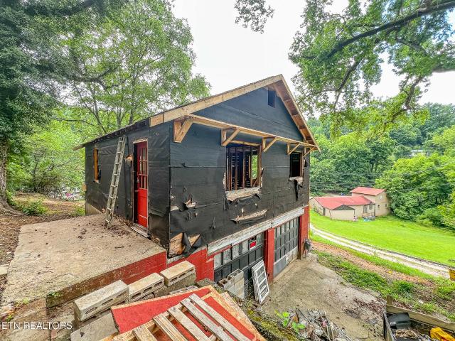 709 Lakeview Church Lane