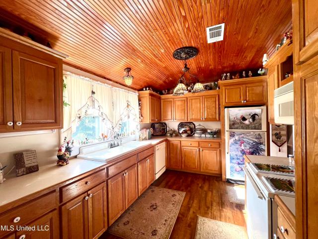 709 Liberty White Road