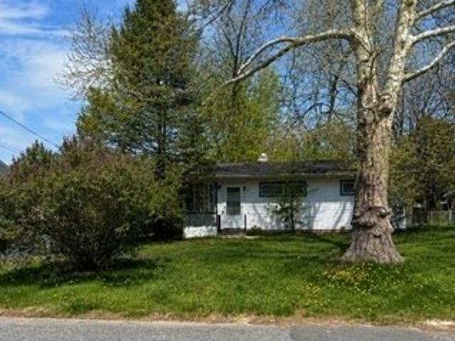 709 Lynda Rd, Lopatcong, NJ 08865
