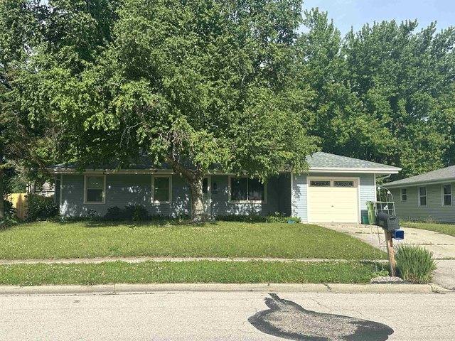 709 Memorial Dr, Kewaskum, WI 53040