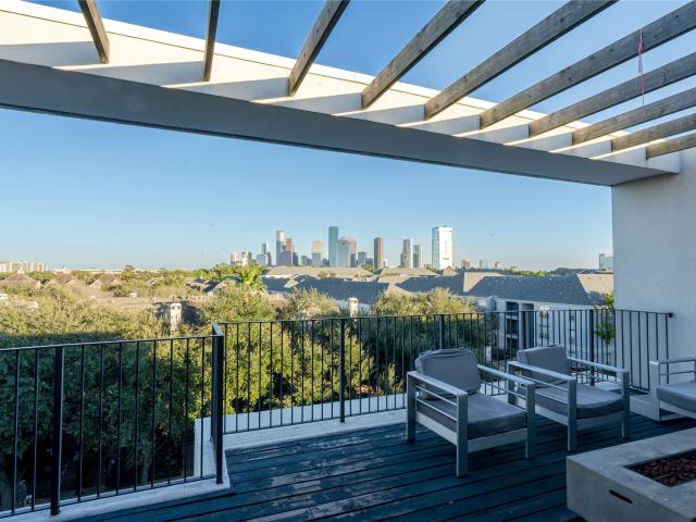 709 Memorial Heights Drive
