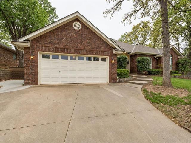 709 N Creek Drive