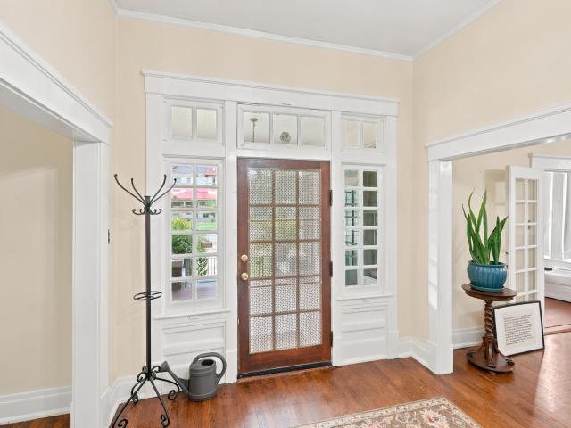 709 N Montgomery Ave