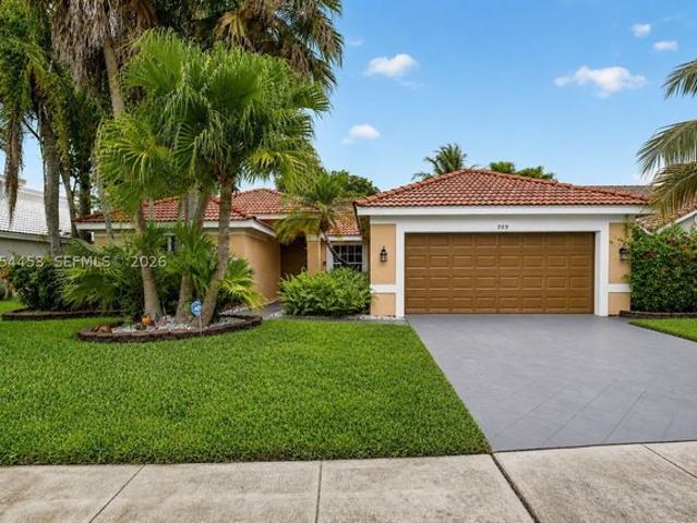709 NW 177th Ave, Pembroke Pines, FL 33029