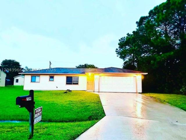 709 NW Cuxhaven St, Palm Bay, FL 32907