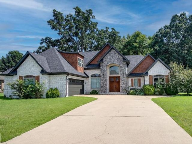 709 Smithfield Dr, Jonesboro, AR 72401
