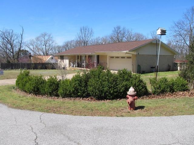709 Skyline Dr, Huntsville, AR 72740