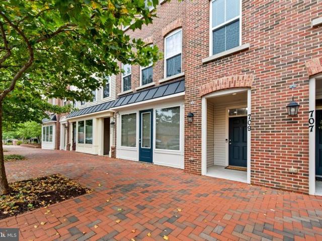 709 Skippers Ln, Annapolis, MD 21401
