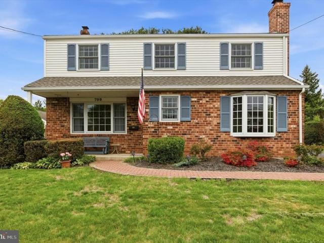 709 Suellen Dr, King of Prussia, PA 19406