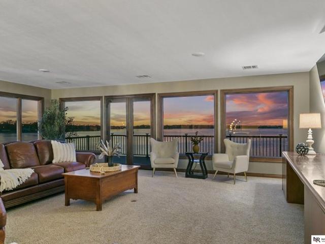 709 Pier 3, Lincoln, NE 68528