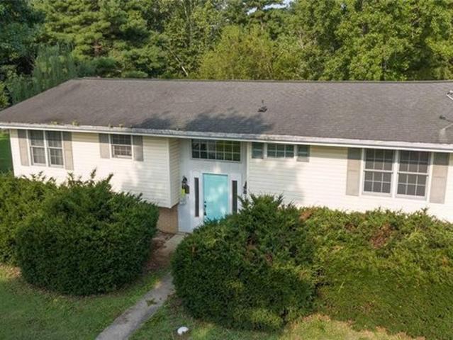 709 Pine View St, Ramsey, IL 62080