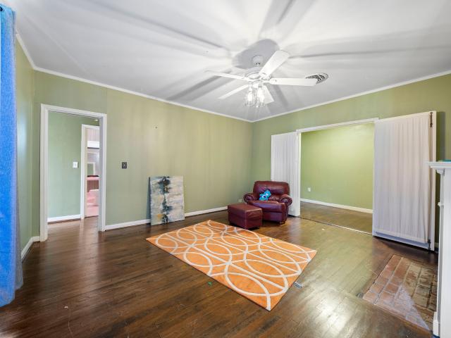 709 Pinetree Lane