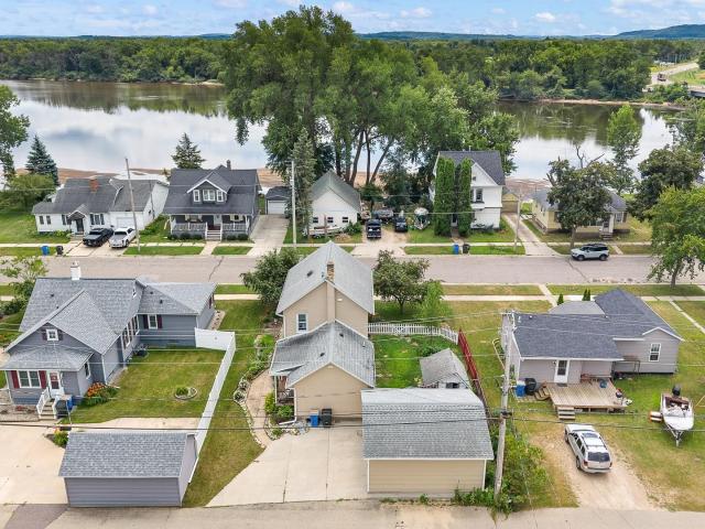 709 W Edgewater Street
