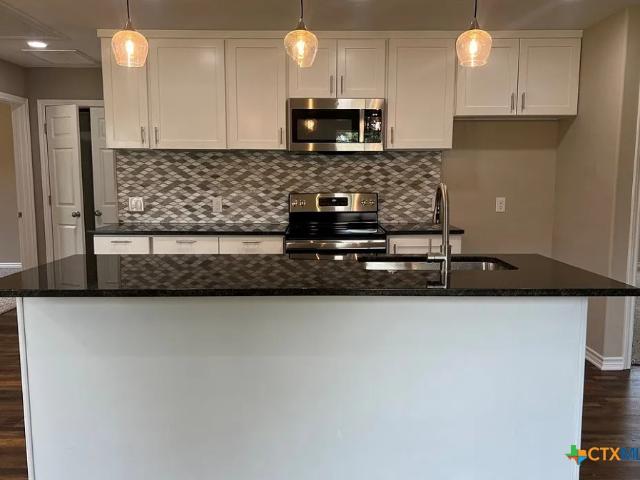 709 W Evans