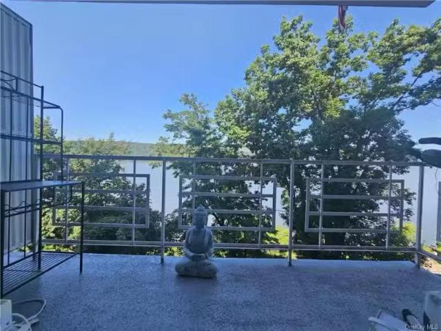 709 WARBURTON AVE APT 2E, YONKERS, NY 10701 Single Family Resi.