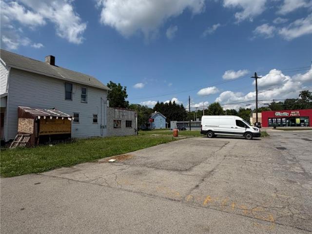 709 West Ave