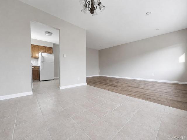 70 65 Walnut Street 3