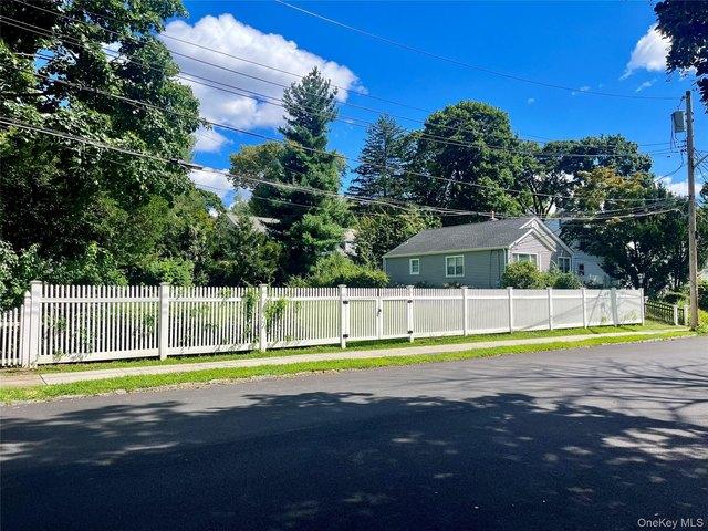 70 74 Bretton, Yonkers, NY 10710
