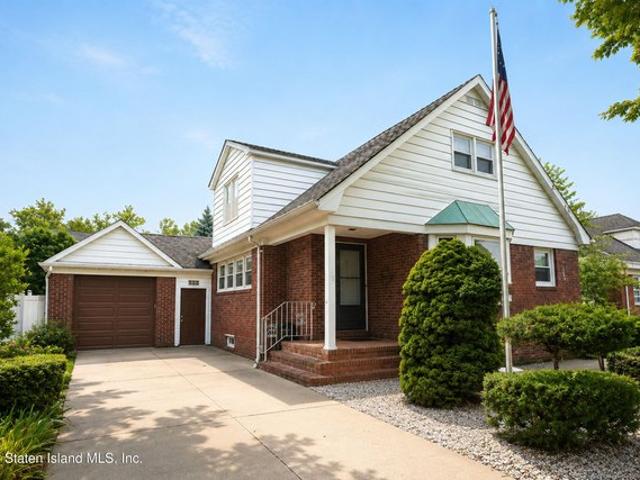 70 9th St, Staten Island, NY 10306