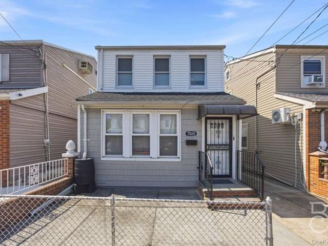70 20 53rd Rd, Maspeth, NY 11378