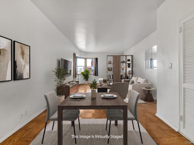 70 25 Yellowstone Boulevard 18K