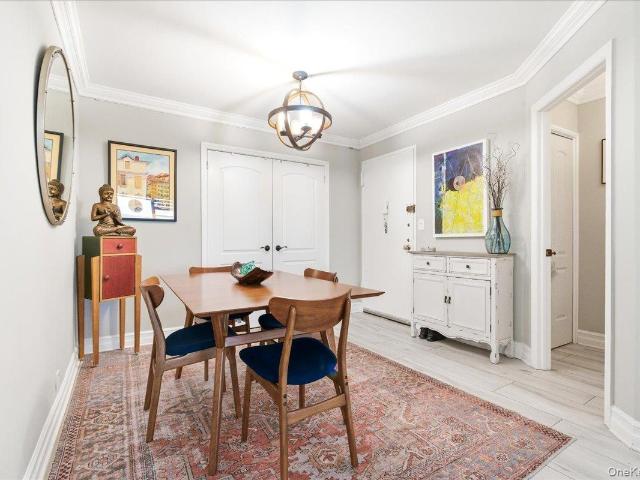 70 25 Yellowstone Boulevard 9J