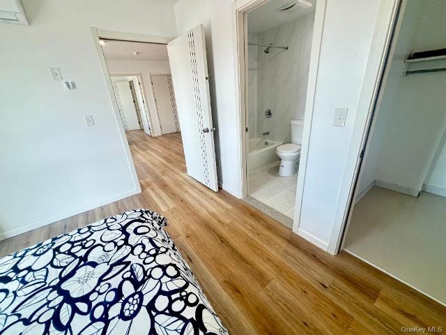 70 25 Queens Boulevard 1F