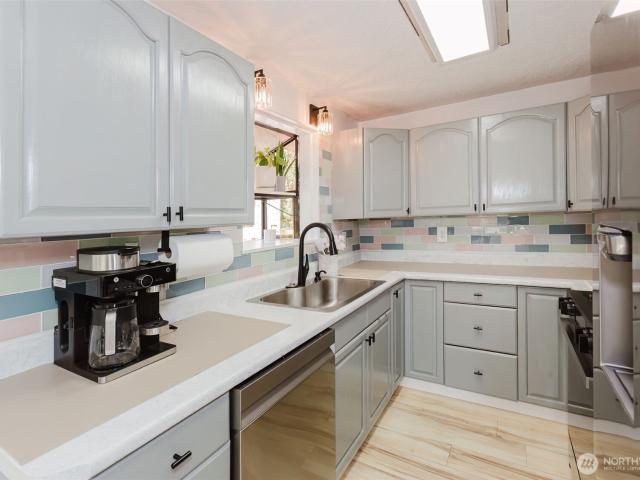 70 Tahuyeh Drive W