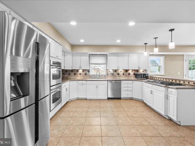 70 Twin Ponds Drive