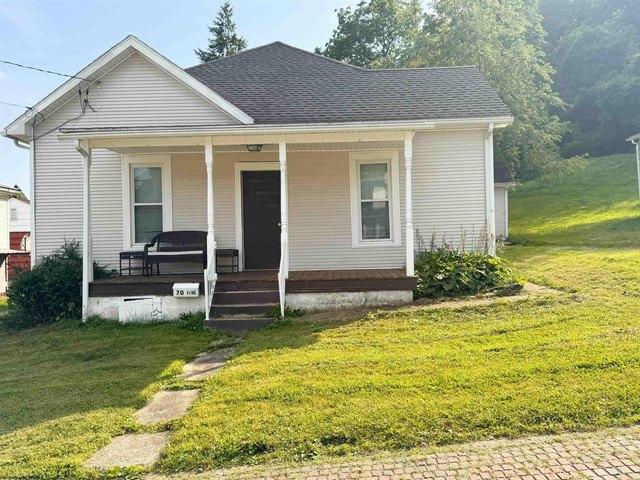 70 Vine St, Shinnston, WV 26431