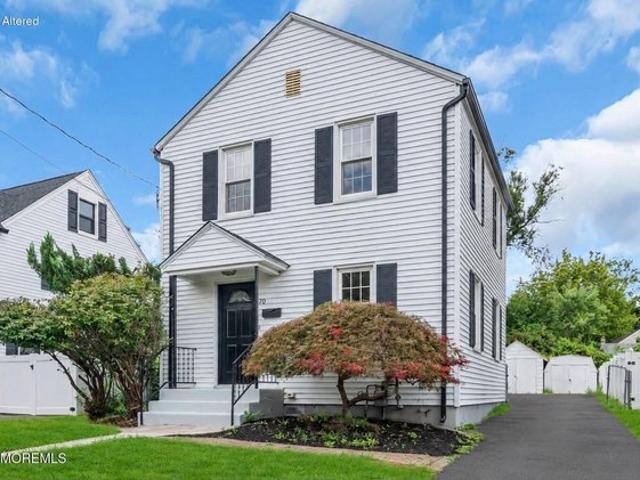 70 W George St, Freehold, NJ 07728