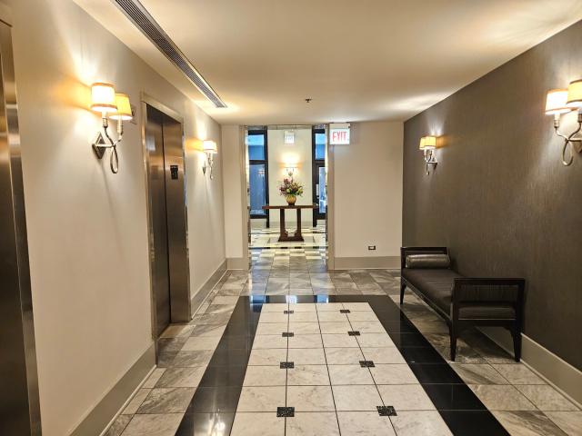 70 W Huron Street # 809