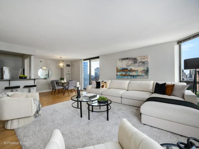 70 W Huron Street # 1602