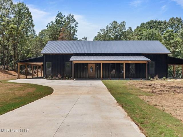 70 Wall Hill Farms Rd, Byhalia, MS 38611