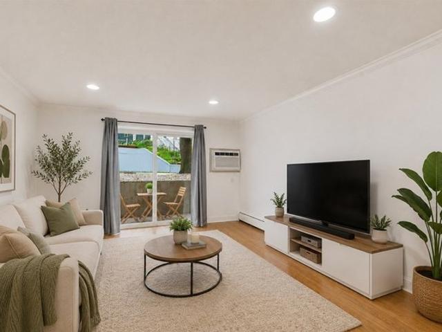 70 Warren Ave Apt 1 4, Chelsea, MA 02150