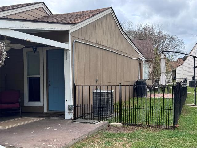 70 Westwood Drive W