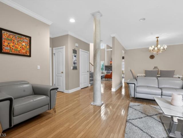 70 Winged Foot Dr