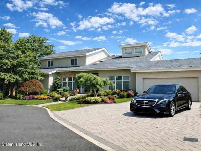 70 Woodvale Loop | Compass