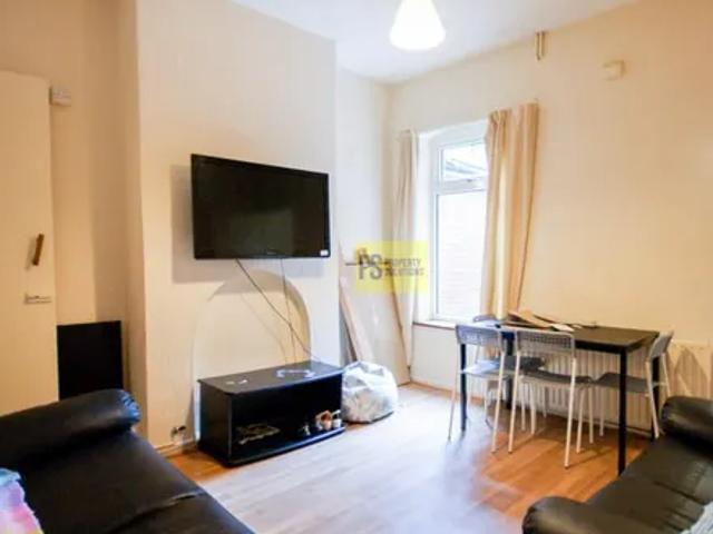 70 Alton Road, Metchley, B29 7DX, United Kingdom | 4 bed townhouse for rent #167544392 | Rentberry