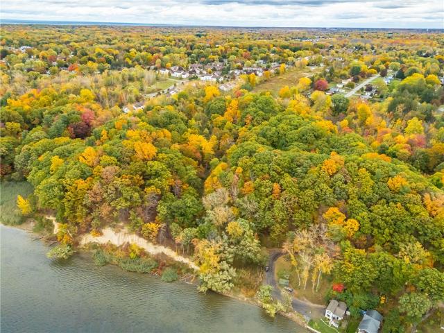 70 Avalon Trail, Penfield, NY 14580 | MLS #R1647