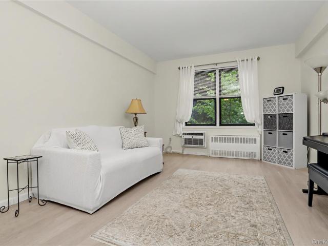 70 Barker Street 200
