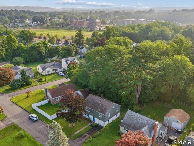 70 Bielefield Rd, Middletown, CT 06457