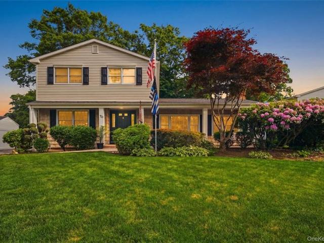 70 Birch St, Lake Grove, NY 11755