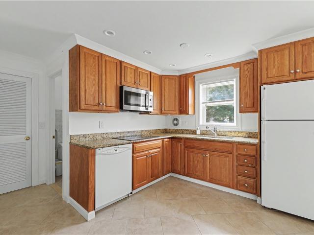 70 Carroll Avenue 1209